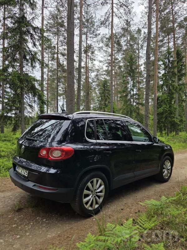 Melns Volkswagen Tiguan 2010 Rīga, ar dzinēja tilpumu 2.00 L un nobraukumu 236 tūkst. km par 5400 €, foto 4 vietnē AUTOMOTO.COM.LV