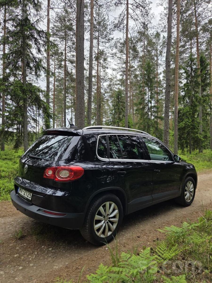 Melns Volkswagen Tiguan 2010 Rīga, ar dzinēja tilpumu 2.00 L un nobraukumu 236 tūkst. km par 5400 €, foto 5 vietnē AUTOMOTO.COM.LV