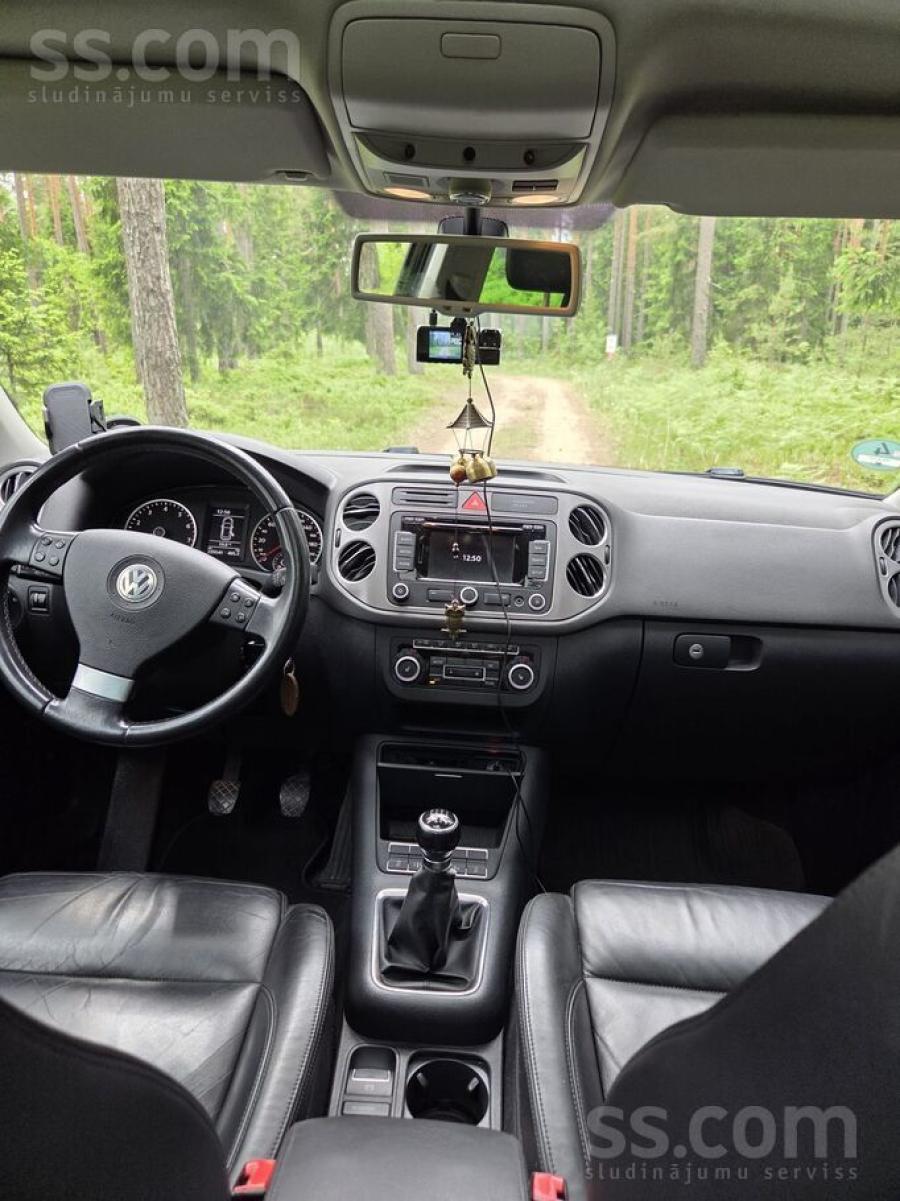 Melns Volkswagen Tiguan 2010 Rīga, ar dzinēja tilpumu 2.00 L un nobraukumu 236 tūkst. km par 5400 €, foto 6 vietnē AUTOMOTO.COM.LV