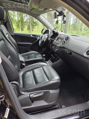Melns Volkswagen Tiguan 2010 Rīga, ar dzinēja tilpumu 2.00 L un nobraukumu 236 tūkst. km par 5400 €, foto 7 vietnē AUTOMOTO.COM.LV