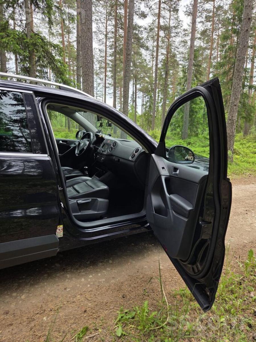 Melns Volkswagen Tiguan 2010 Rīga, ar dzinēja tilpumu 2.00 L un nobraukumu 236 tūkst. km par 5400 €, foto 15 vietnē AUTOMOTO.COM.LV
