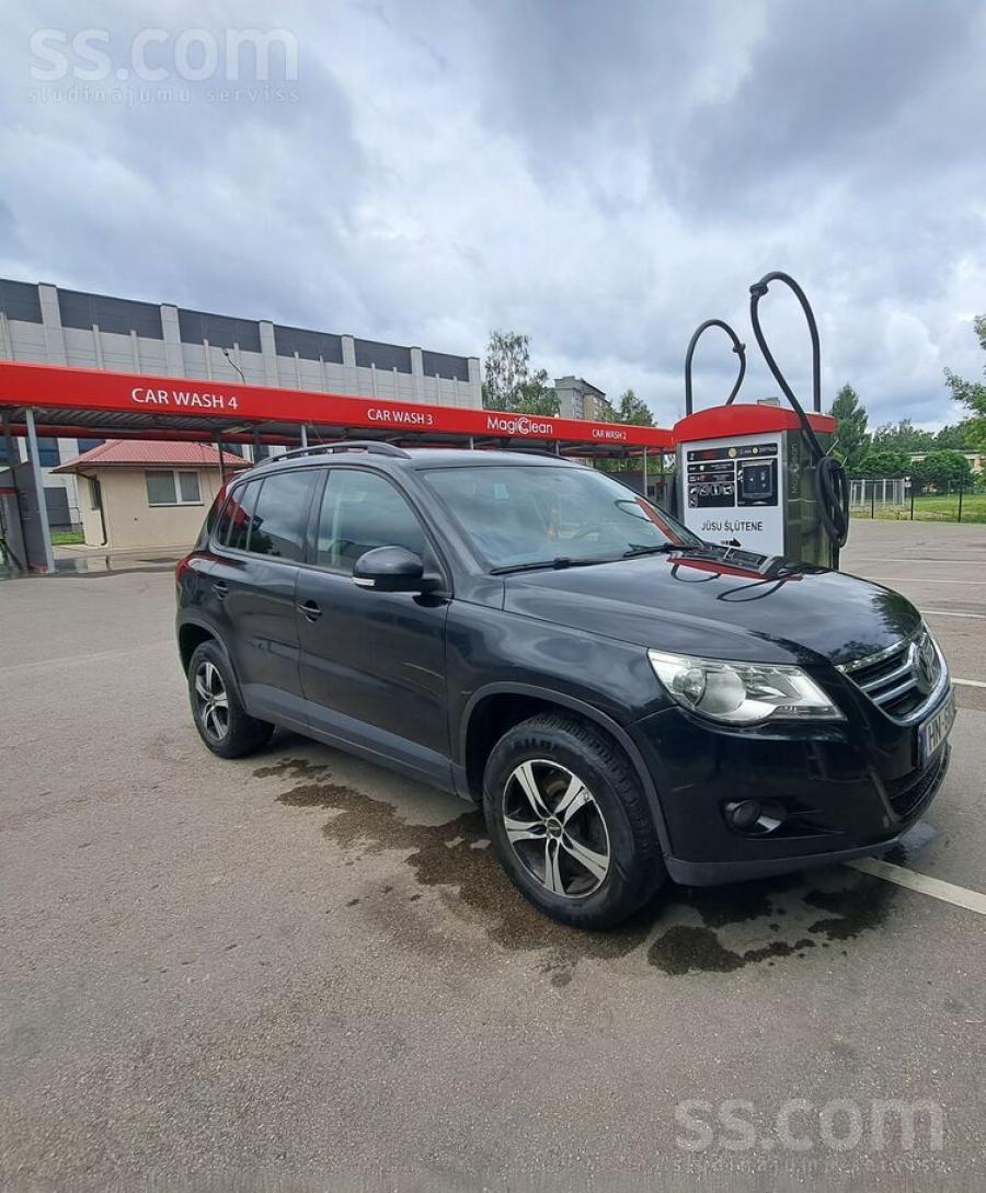 Melns Volkswagen Tiguan 2010 Daugavpils, ar dzinēja tilpumu 1.40 L un nobraukumu 447 tūkst. km par 3850 €, foto 4 vietnē AUTOMOTO.COM.LV