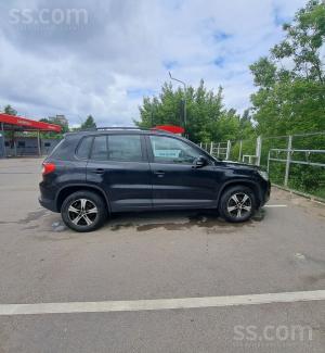 Melns Volkswagen Tiguan 2010 Daugavpils, ar dzinēja tilpumu 1.40 L un nobraukumu 447 tūkst. km par 3850 €, foto 5 vietnē AUTOMOTO.COM.LV