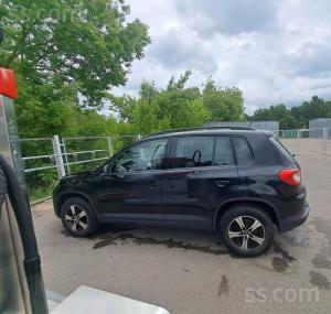 Melns Volkswagen Tiguan 2010 Daugavpils, ar dzinēja tilpumu 1.40 L un nobraukumu 447 tūkst. km par 3850 €, foto 6 vietnē AUTOMOTO.COM.LV