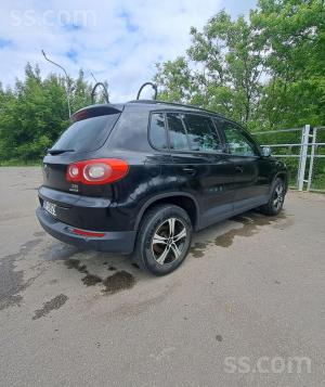 Melns Volkswagen Tiguan 2010 Daugavpils, ar dzinēja tilpumu 1.40 L un nobraukumu 447 tūkst. km par 3850 €, foto 7 vietnē AUTOMOTO.COM.LV