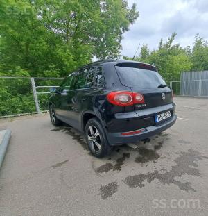 Melns Volkswagen Tiguan 2010 Daugavpils, ar dzinēja tilpumu 1.40 L un nobraukumu 447 tūkst. km par 3850 €, foto 8 vietnē AUTOMOTO.COM.LV