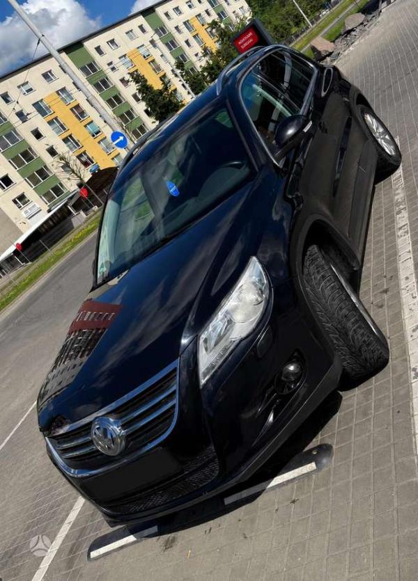 Melns Volkswagen Tiguan 2010 Viļņa, ar dzinēja tilpumu 1.98 L un nobraukumu 281 tūkst. km par 5500 €, foto 1 vietnē AUTOMOTO.COM.LV