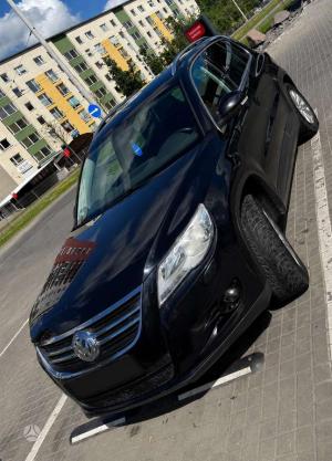 Black Volkswagen Tiguan 2010 in Vilnius, with an engine capacity of 1.98 L and mileage of 281 thousand km for 5500 €, photo  on AUTOMOTO.COM.LV