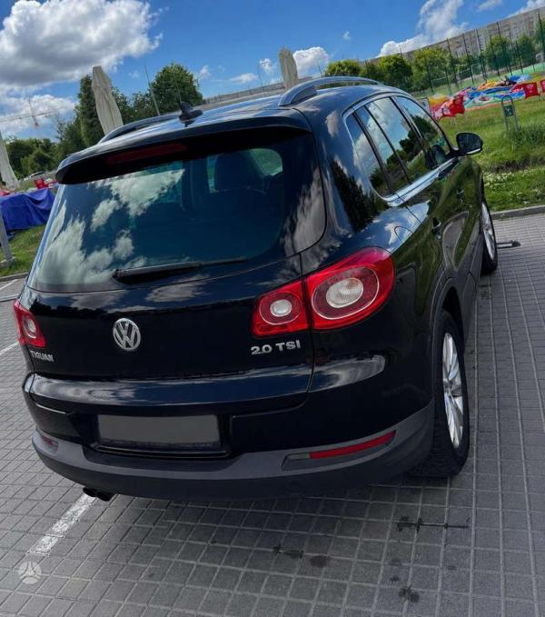 Melns Volkswagen Tiguan 2010 Viļņa, ar dzinēja tilpumu 1.98 L un nobraukumu 281 tūkst. km par 5500 €, foto 3 vietnē AUTOMOTO.COM.LV