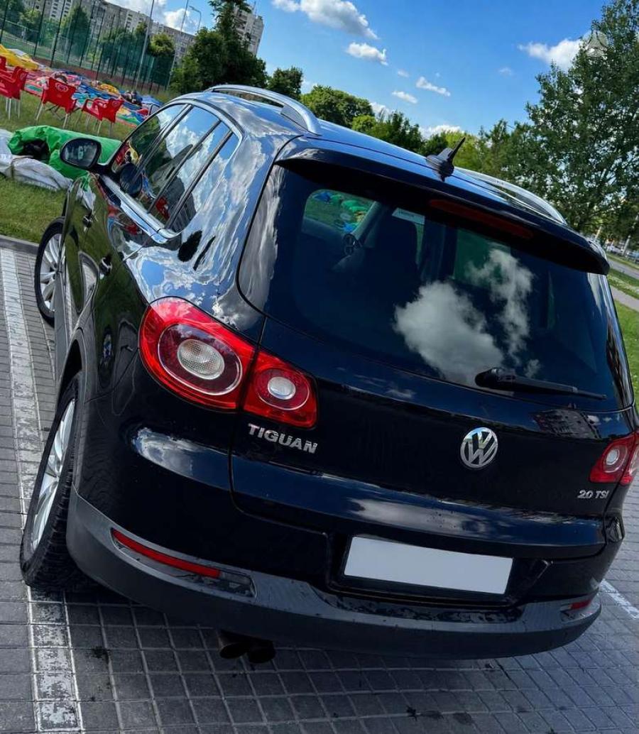 Black Volkswagen Tiguan 2010 in Vilnius, with an engine capacity of 1.98 L and mileage of 281 thousand km for 5500 €, photo 5 on AUTOMOTO.COM.LV