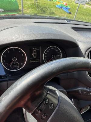 Black Volkswagen Tiguan 2010 in Vilnius, with an engine capacity of 1.98 L and mileage of 281 thousand km for 5500 €, photo 9 on AUTOMOTO.COM.LV