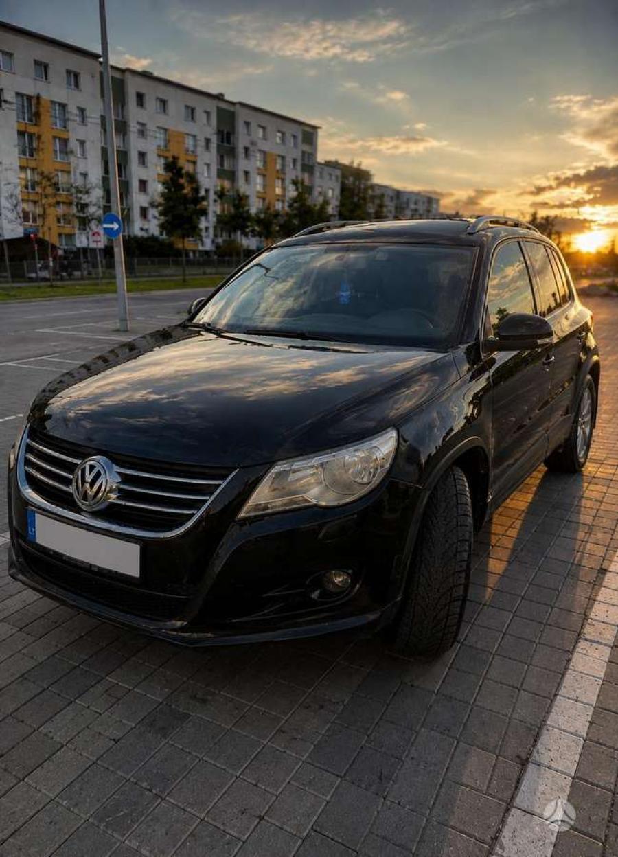 Black Volkswagen Tiguan 2010 in Vilnius, with an engine capacity of 1.98 L and mileage of 281 thousand km for 5500 €, photo 11 on AUTOMOTO.COM.LV