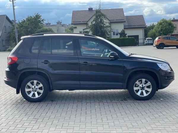 Melns Volkswagen Tiguan 2010 Kauņa, ar dzinēja tilpumu 1.97 L un nobraukumu 337 tūkst. km par 3100 €, foto 4 vietnē AUTOMOTO.COM.LV