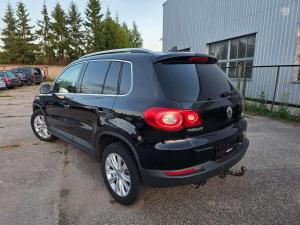 Melns Volkswagen Tiguan 2010 Utena, ar dzinēja tilpumu 1.97 L un nobraukumu 380 tūkst. km par 2490 €, foto 5 vietnē AUTOMOTO.COM.LV