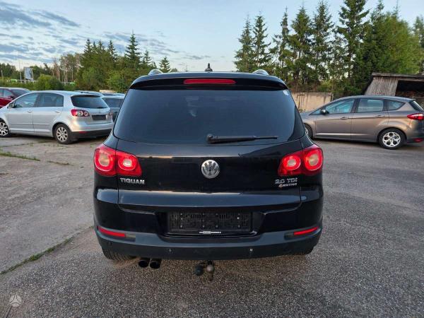 Melns Volkswagen Tiguan 2010 Utena, ar dzinēja tilpumu 1.97 L un nobraukumu 380 tūkst. km par 2490 €, foto 5 vietnē AUTOMOTO.COM.LV