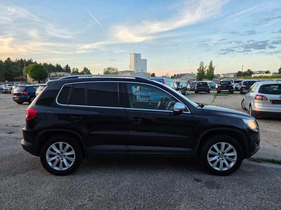 Melns Volkswagen Tiguan 2010 Utena, ar dzinēja tilpumu 1.97 L un nobraukumu 380 tūkst. km par 2490 €, foto 7 vietnē AUTOMOTO.COM.LV
