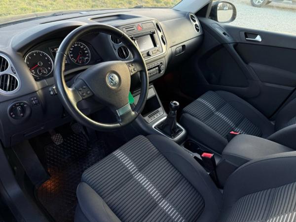 Melns Volkswagen Tiguan 2010 Rīga, ar dzinēja tilpumu 1.40 L un nobraukumu 217 tūkst. km par 6600 €, foto 2 vietnē AUTOMOTO.COM.LV
