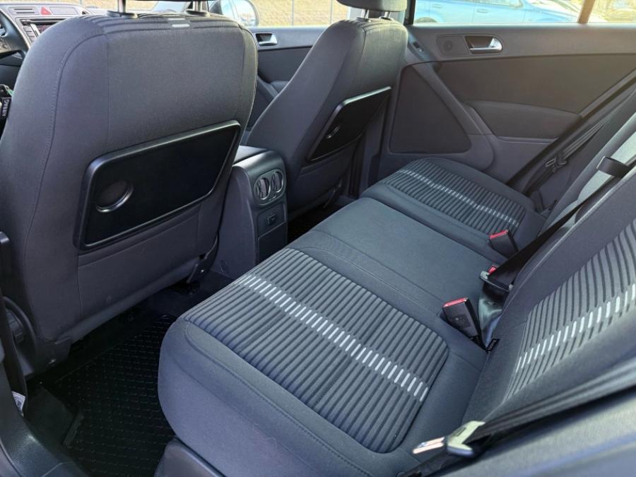 Melns Volkswagen Tiguan 2010 Rīga, ar dzinēja tilpumu 1.40 L un nobraukumu 217 tūkst. km par 6600 €, foto 4 vietnē AUTOMOTO.COM.LV