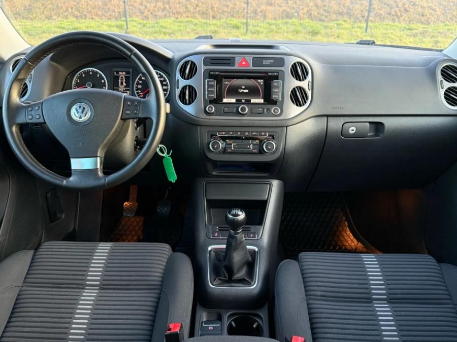 Melns Volkswagen Tiguan 2010 Rīga, ar dzinēja tilpumu 1.40 L un nobraukumu 217 tūkst. km par 6600 €, foto 13 vietnē AUTOMOTO.COM.LV