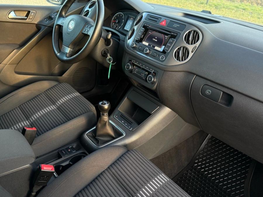 Melns Volkswagen Tiguan 2010 Rīga, ar dzinēja tilpumu 1.40 L un nobraukumu 217 tūkst. km par 6600 €, foto 15 vietnē AUTOMOTO.COM.LV