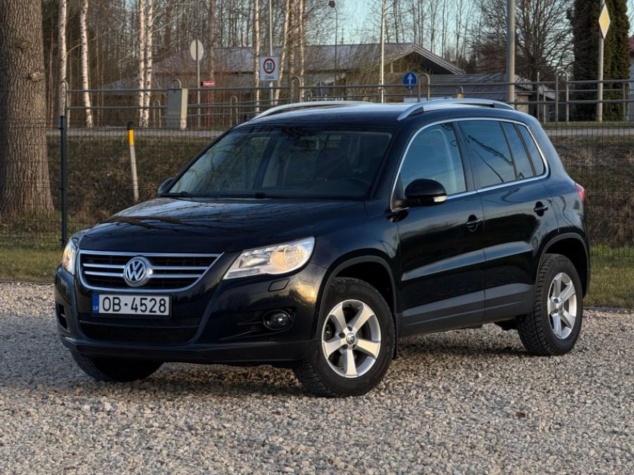 Melns Volkswagen Tiguan 2010 Rīga, ar dzinēja tilpumu 1.40 L un nobraukumu 217 tūkst. km par 6600 €, foto 24 vietnē AUTOMOTO.COM.LV