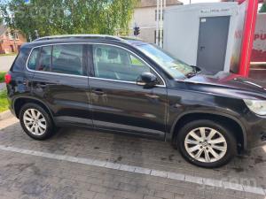 Melns Volkswagen Tiguan 2010 Rīga, ar dzinēja tilpumu 2.00 L un nobraukumu 0 tūkst. km par 7800 €, foto  vietnē AUTOMOTO.COM.LV