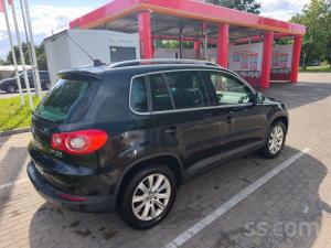 Melns Volkswagen Tiguan 2010 Rīga, ar dzinēja tilpumu 2.00 L un nobraukumu 0 tūkst. km par 7800 €, foto 3 vietnē AUTOMOTO.COM.LV