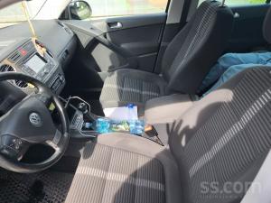 Melns Volkswagen Tiguan 2010 Rīga, ar dzinēja tilpumu 2.00 L un nobraukumu 0 tūkst. km par 7800 €, foto 5 vietnē AUTOMOTO.COM.LV