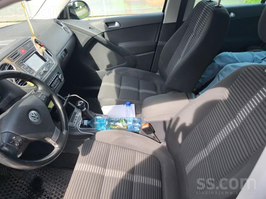 Melns Volkswagen Tiguan 2010 Rīga, ar dzinēja tilpumu 2.00 L un nobraukumu 0 tūkst. km par 7800 €, foto 5 vietnē AUTOMOTO.COM.LV
