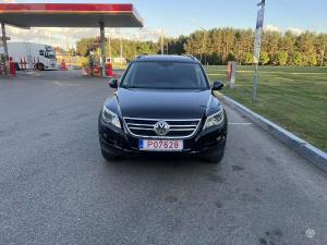 Black Volkswagen Tiguan 2010 in Utena, with an engine capacity of 1.97 L and mileage of 235 thousand km for 6100 €, photo  on AUTOMOTO.COM.LV