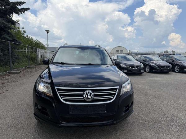 Melns Volkswagen Tiguan 2010 Marijampole, ar dzinēja tilpumu 1.97 L un nobraukumu 276 tūkst. km par 4950 €, foto 2 vietnē AUTOMOTO.COM.LV