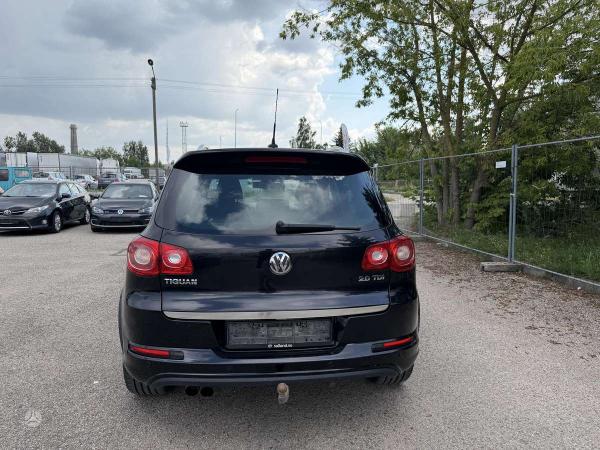 Melns Volkswagen Tiguan 2010 Marijampole, ar dzinēja tilpumu 1.97 L un nobraukumu 276 tūkst. km par 4950 €, foto 5 vietnē AUTOMOTO.COM.LV