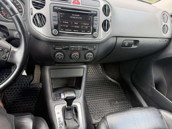 Melns Volkswagen Tiguan 2010 Marijampole, ar dzinēja tilpumu 1.97 L un nobraukumu 276 tūkst. km par 4950 €, foto 10 vietnē AUTOMOTO.COM.LV