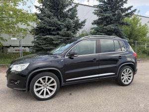 Black Volkswagen Tiguan 2010 in Marijampole, with an engine capacity of 1.97 L and mileage of 276 thousand km for 4950 €, photo 8 on AUTOMOTO.COM.LV