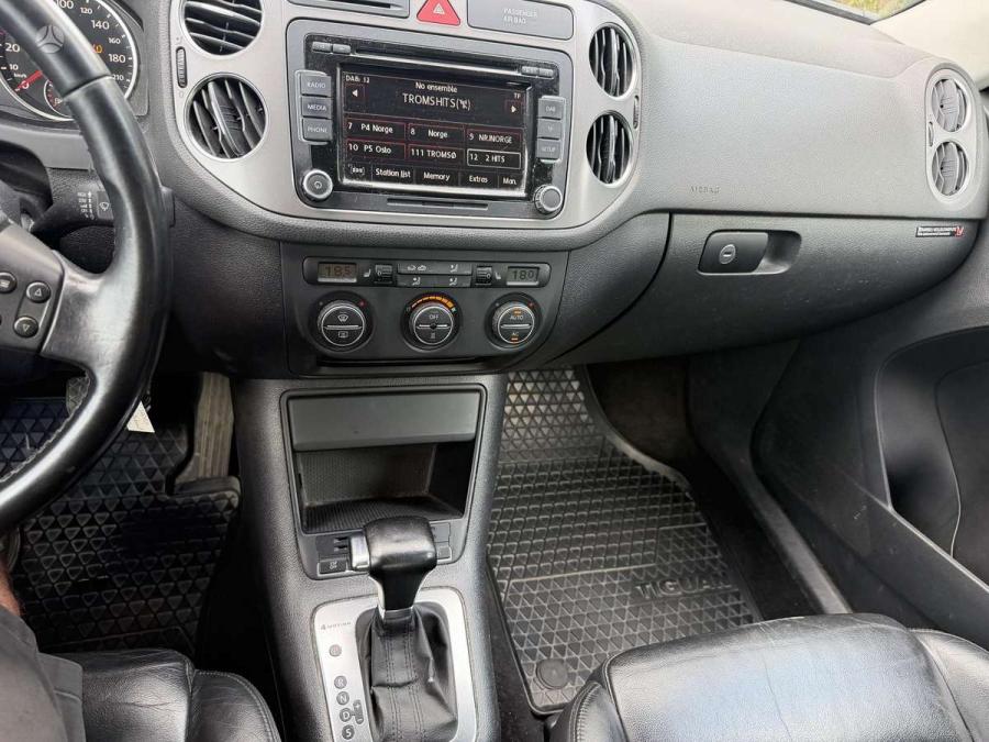 Black Volkswagen Tiguan 2010 in Marijampole, with an engine capacity of 1.97 L and mileage of 276 thousand km for 4950 €, photo 11 on AUTOMOTO.COM.LV