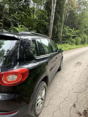 Melns Volkswagen Tiguan 2010 Kauņa, ar dzinēja tilpumu 1.97 L un nobraukumu 299 tūkst. km par 5700 €, foto 5 vietnē AUTOMOTO.COM.LV