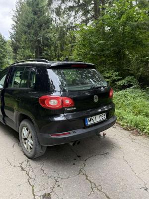 Melns Volkswagen Tiguan 2010 Kauņa, ar dzinēja tilpumu 1.97 L un nobraukumu 299 tūkst. km par 5700 €, foto 6 vietnē AUTOMOTO.COM.LV