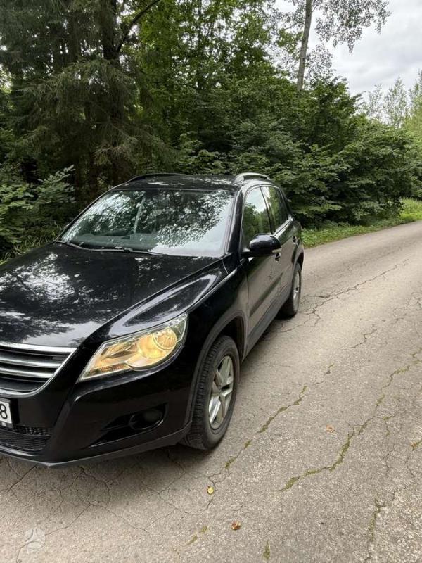 Melns Volkswagen Tiguan 2010 Kauņa, ar dzinēja tilpumu 1.97 L un nobraukumu 299 tūkst. km par 5700 €, foto 6 vietnē AUTOMOTO.COM.LV