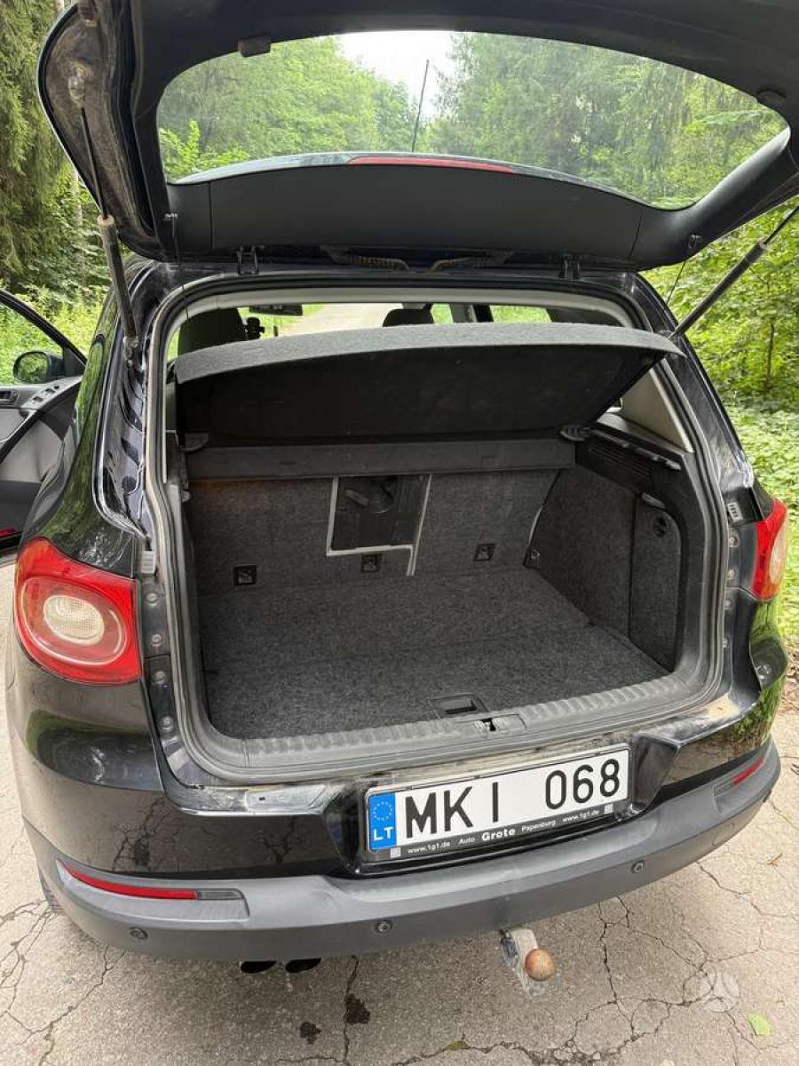 Melns Volkswagen Tiguan 2010 Kauņa, ar dzinēja tilpumu 1.97 L un nobraukumu 299 tūkst. km par 5700 €, foto 10 vietnē AUTOMOTO.COM.LV
