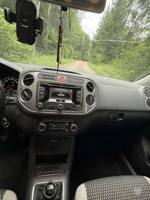 Melns Volkswagen Tiguan 2010 Kauņa, ar dzinēja tilpumu 1.97 L un nobraukumu 299 tūkst. km par 5700 €, foto 12 vietnē AUTOMOTO.COM.LV