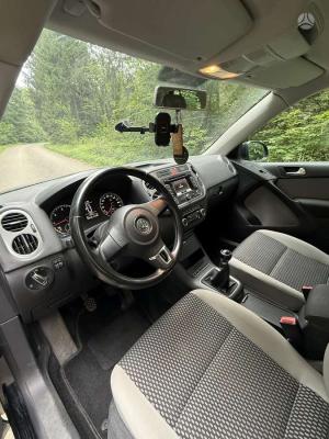 Melns Volkswagen Tiguan 2010 Kauņa, ar dzinēja tilpumu 1.97 L un nobraukumu 299 tūkst. km par 5700 €, foto 13 vietnē AUTOMOTO.COM.LV