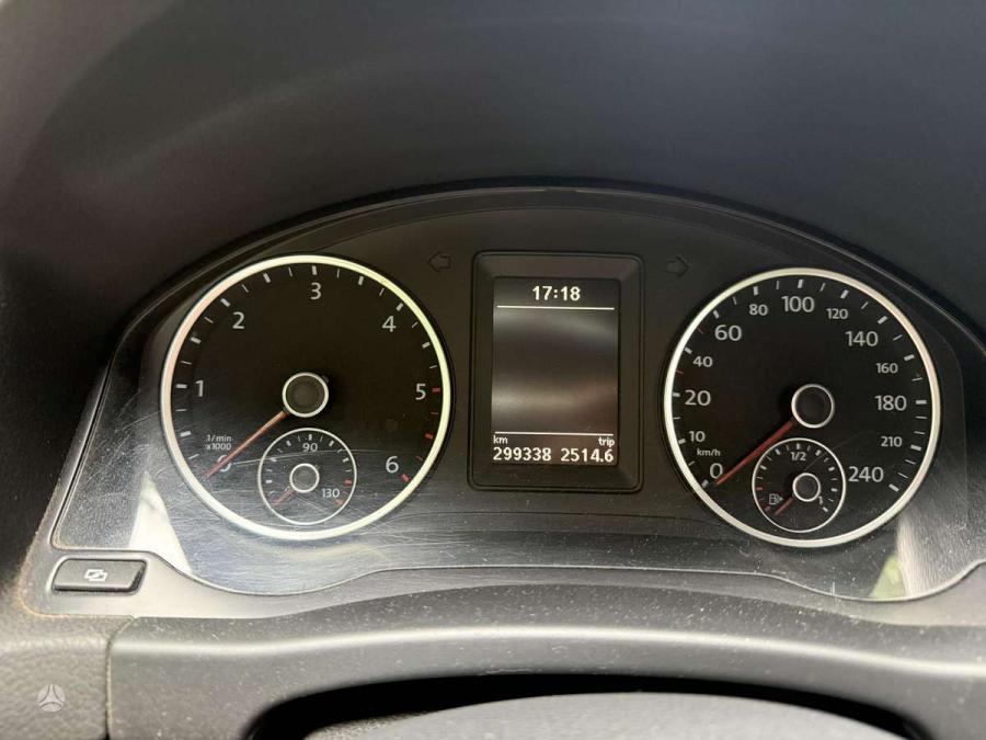 Melns Volkswagen Tiguan 2010 Kauņa, ar dzinēja tilpumu 1.97 L un nobraukumu 299 tūkst. km par 5700 €, foto 14 vietnē AUTOMOTO.COM.LV