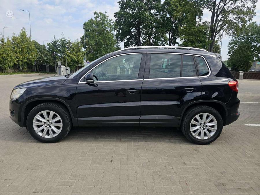 Melns Volkswagen Tiguan 2010 Tauragė, ar dzinēja tilpumu 1.97 L un nobraukumu 255 tūkst. km par 4990 €, foto 4 vietnē AUTOMOTO.COM.LV