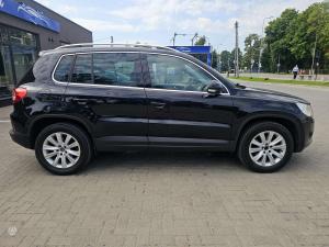 Melns Volkswagen Tiguan 2010 Tauragė, ar dzinēja tilpumu 1.97 L un nobraukumu 255 tūkst. km par 4990 €, foto 5 vietnē AUTOMOTO.COM.LV