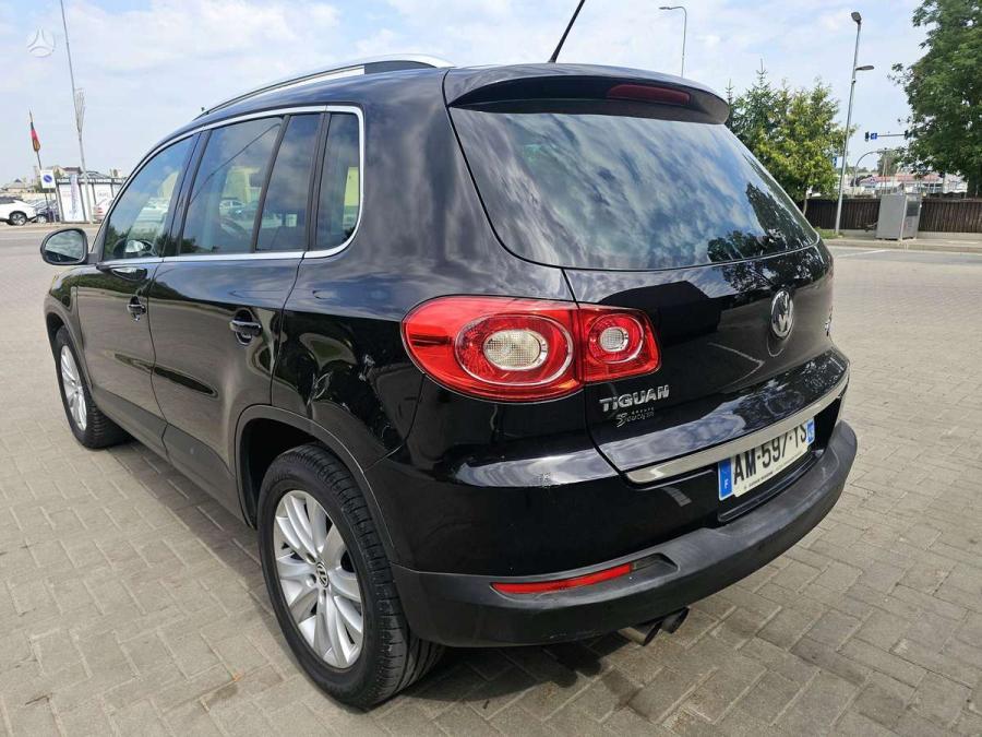 Melns Volkswagen Tiguan 2010 Tauragė, ar dzinēja tilpumu 1.97 L un nobraukumu 255 tūkst. km par 4990 €, foto 6 vietnē AUTOMOTO.COM.LV