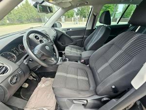 Melns Volkswagen Tiguan 2010 Tauragė, ar dzinēja tilpumu 1.97 L un nobraukumu 255 tūkst. km par 4990 €, foto 10 vietnē AUTOMOTO.COM.LV