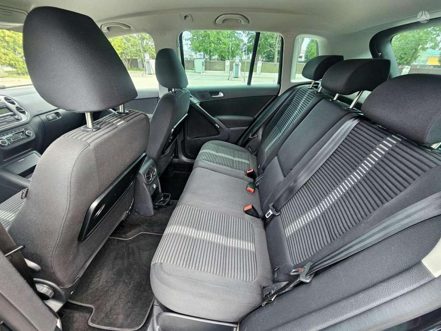 Melns Volkswagen Tiguan 2010 Tauragė, ar dzinēja tilpumu 1.97 L un nobraukumu 255 tūkst. km par 4990 €, foto 13 vietnē AUTOMOTO.COM.LV
