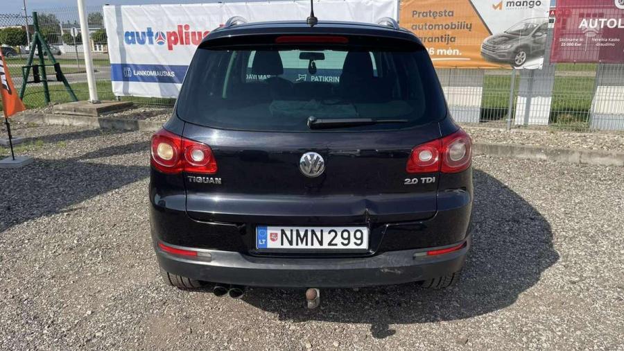 Black Volkswagen Tiguan 2010 in Marijampole, with an engine capacity of 1.97 L and mileage of 232 thousand km for 6490 €, photo 10 on AUTOMOTO.COM.LV