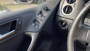 Black Volkswagen Tiguan 2010 in Marijampole, with an engine capacity of 1.97 L and mileage of 232 thousand km for 6490 €, photo 18 on AUTOMOTO.COM.LV