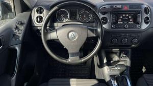 Black Volkswagen Tiguan 2010 in Marijampole, with an engine capacity of 1.97 L and mileage of 232 thousand km for 6490 €, photo 19 on AUTOMOTO.COM.LV